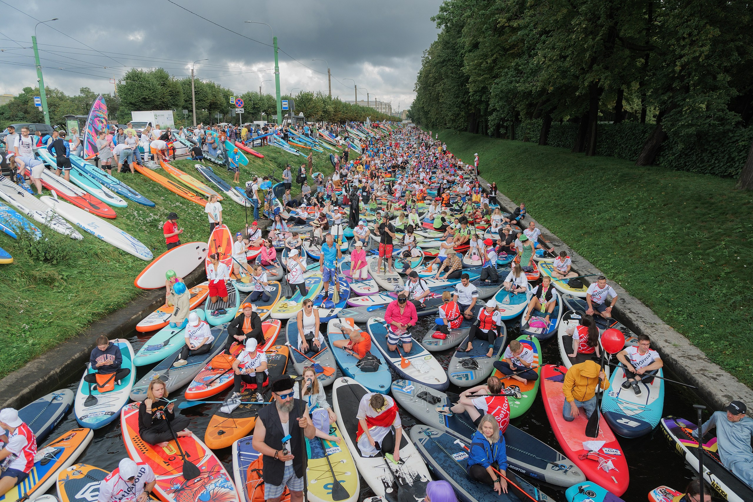 В прогулке на сапах по рекам и каналам СПб приняли участие около полутысячи сотрудников Setl Group